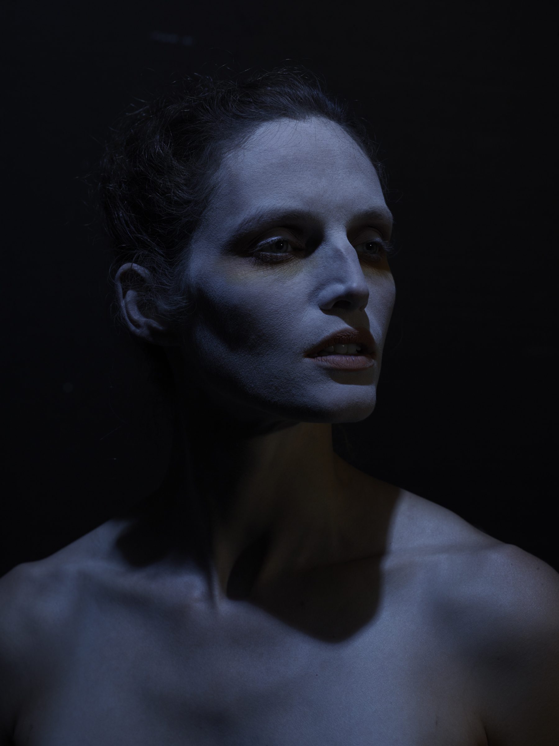 Solitary Portraits – Nadav Kander